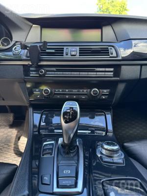 Black BMW 535 2011 in Riga, with an engine capacity of 3.00 L and mileage of 308 thousand km for 12900 €, photo 13 on AUTOMOTO.COM.LV