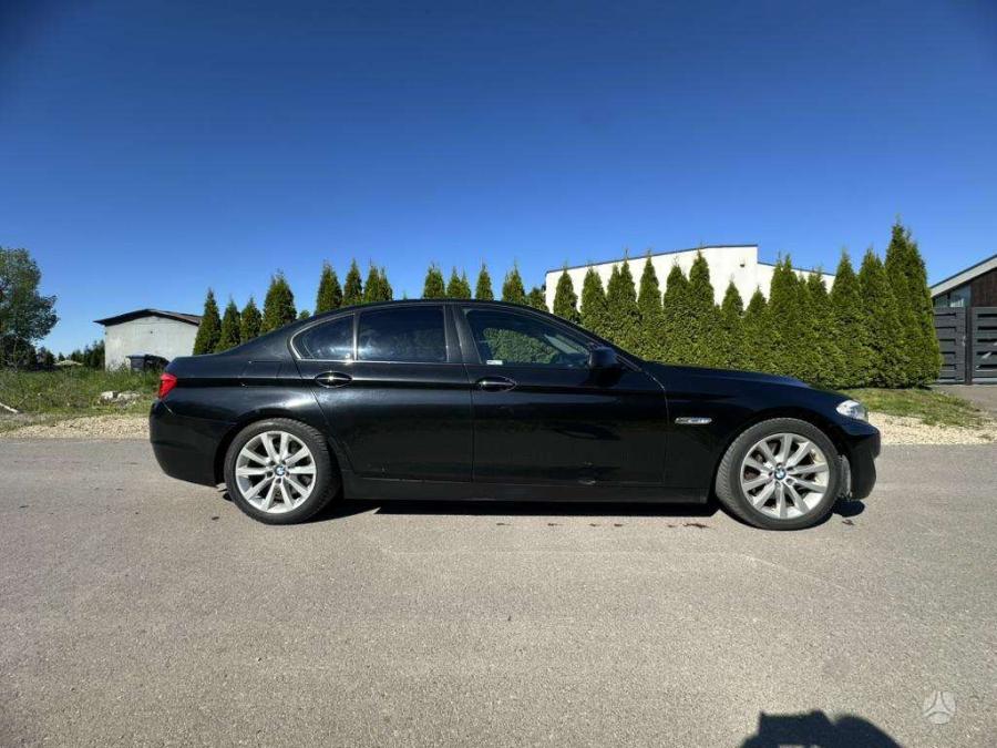 Melns BMW 535 2011 Viļņa, ar dzinēja tilpumu 2.98 L un nobraukumu 339 tūkst. km par 7500 €, foto 4 vietnē AUTOMOTO.COM.LV