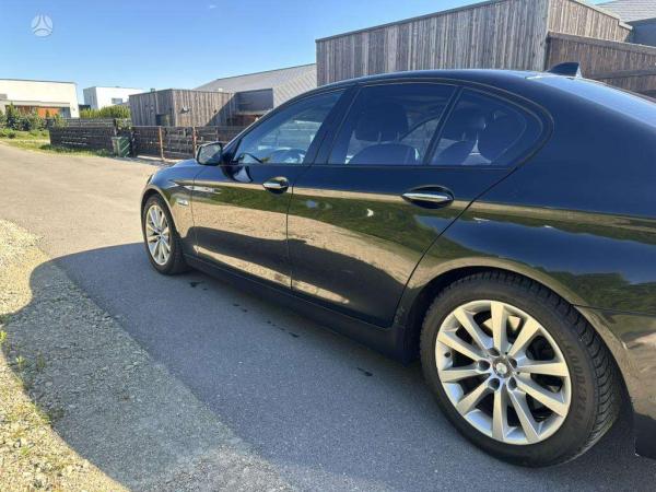 Black BMW 535 2011 in Vilnius, with an engine capacity of 2.98 L and mileage of 339 thousand km for 7500 €, photo 7 on AUTOMOTO.COM.LV