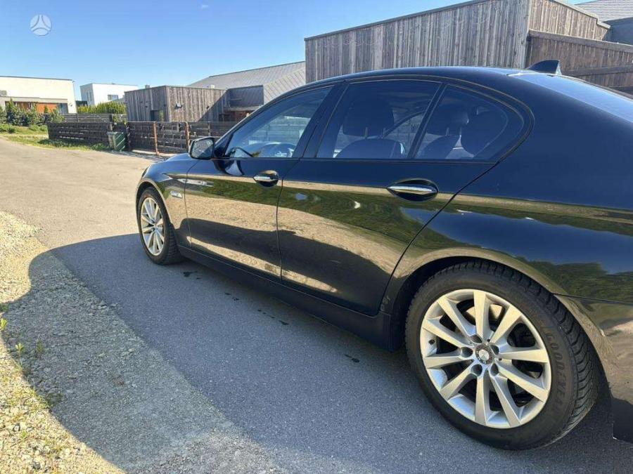 Melns BMW 535 2011 Viļņa, ar dzinēja tilpumu 2.98 L un nobraukumu 339 tūkst. km par 7500 €, foto 8 vietnē AUTOMOTO.COM.LV