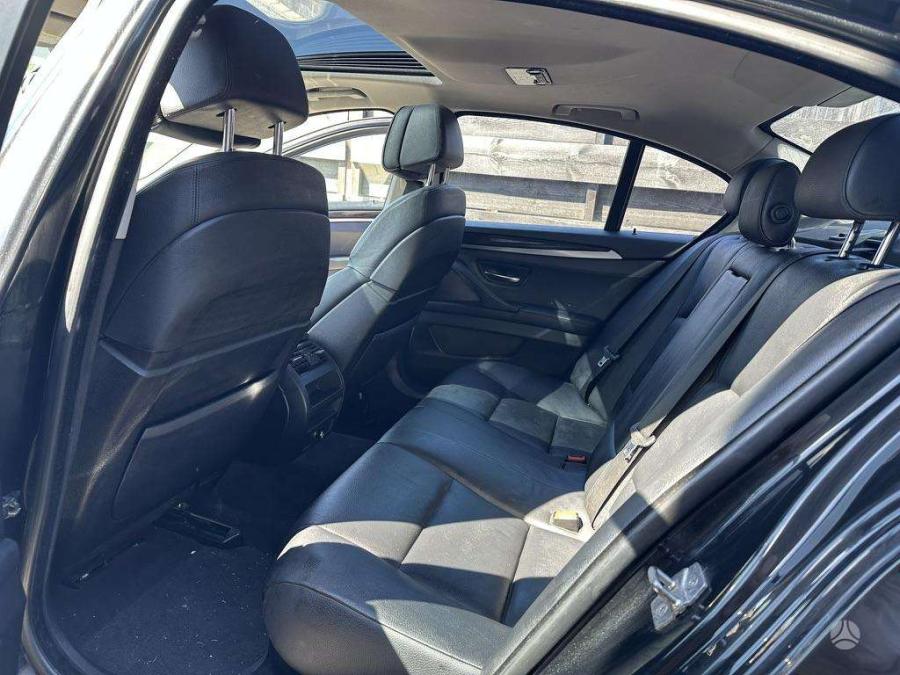Melns BMW 535 2011 Viļņa, ar dzinēja tilpumu 2.98 L un nobraukumu 339 tūkst. km par 7500 €, foto 11 vietnē AUTOMOTO.COM.LV