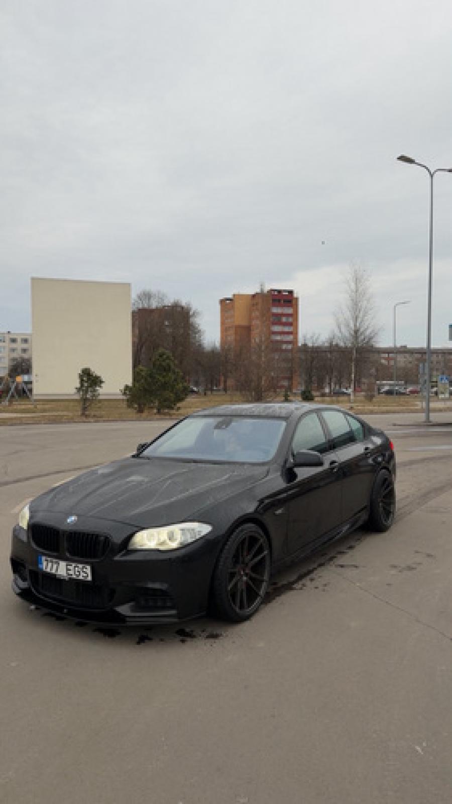 Melns BMW 535 2011 Narva, ar dzinēja tilpumu 3.00 L un nobraukumu 262 tūkst. km par 16000 €, foto 1 vietnē AUTOMOTO.COM.LV