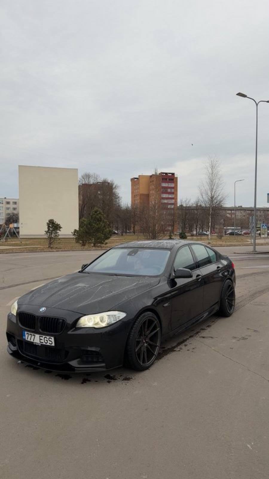Melns BMW 535 2011 Narva, ar dzinēja tilpumu 3.00 L un nobraukumu 262 tūkst. km par 16000 €, foto 17 vietnē AUTOMOTO.COM.LV