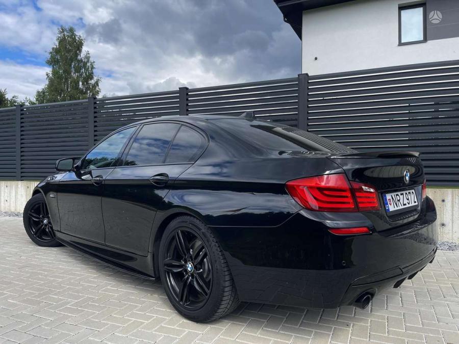 Black BMW 535 2011 in Vilnius, with an engine capacity of 2.98 L and mileage of 286 thousand km for 9700 €, photo 5 on AUTOMOTO.COM.LV