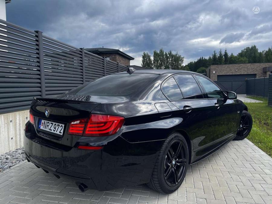 Black BMW 535 2011 in Vilnius, with an engine capacity of 2.98 L and mileage of 286 thousand km for 9700 €, photo 8 on AUTOMOTO.COM.LV