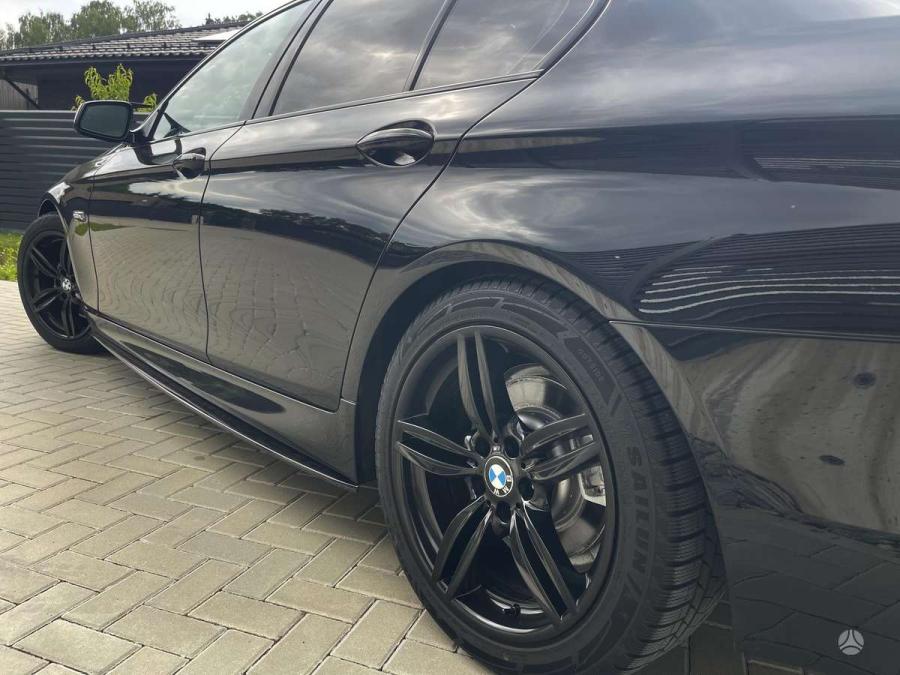Black BMW 535 2011 in Vilnius, with an engine capacity of 2.98 L and mileage of 286 thousand km for 9700 €, photo 11 on AUTOMOTO.COM.LV