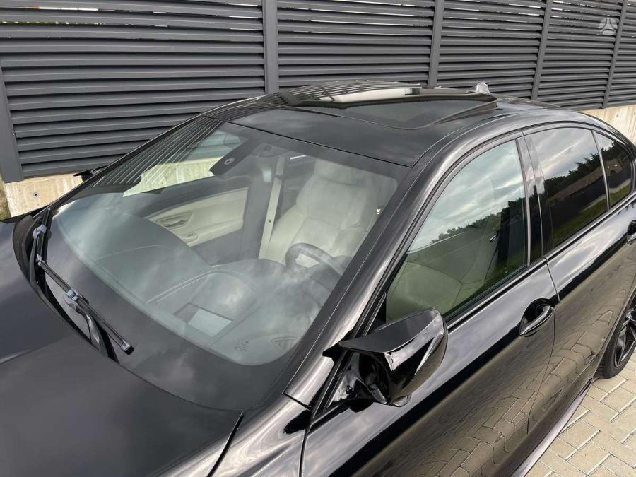 Black BMW 535 2011 in Vilnius, with an engine capacity of 2.98 L and mileage of 286 thousand km for 9700 €, photo 12 on AUTOMOTO.COM.LV