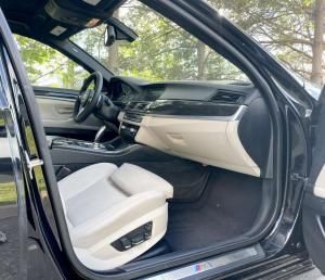 Black BMW 535 2011 in Vilnius, with an engine capacity of 2.98 L and mileage of 286 thousand km for 9700 €, photo 30 on AUTOMOTO.COM.LV