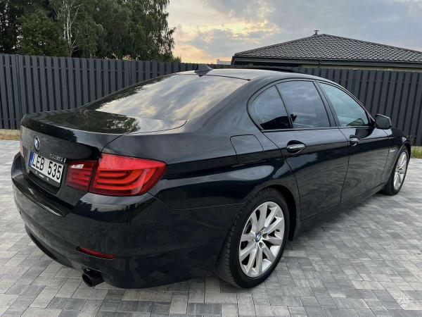 Black BMW 535 2011 in Vilnius, with an engine capacity of 2.98 L and mileage of 301 thousand km for 6500 €, photo 8 on AUTOMOTO.COM.LV