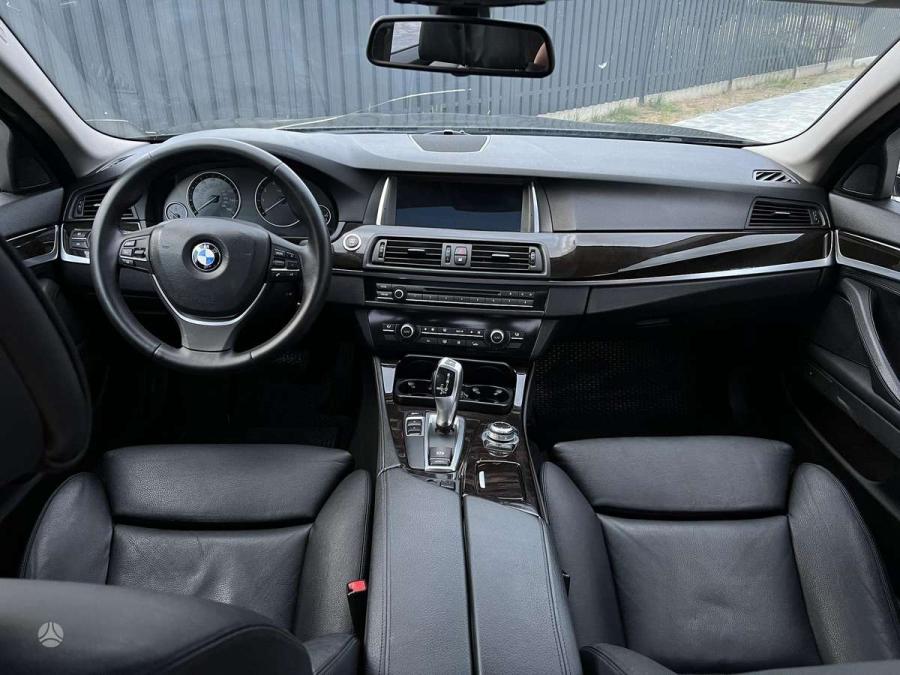 Black BMW 535 2011 in Vilnius, with an engine capacity of 2.98 L and mileage of 301 thousand km for 6500 €, photo 11 on AUTOMOTO.COM.LV
