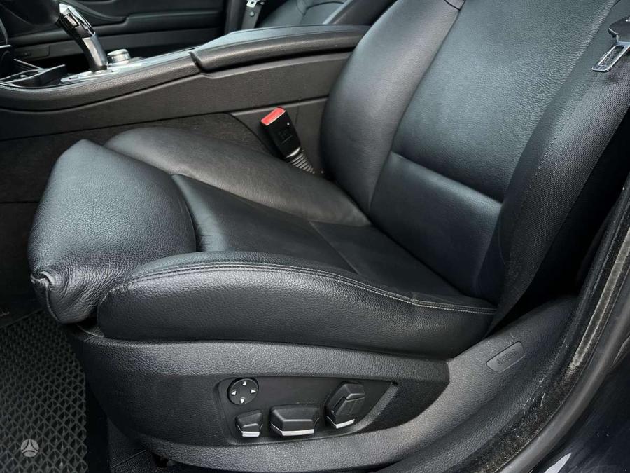 Black BMW 535 2011 in Vilnius, with an engine capacity of 2.98 L and mileage of 301 thousand km for 6500 €, photo 15 on AUTOMOTO.COM.LV
