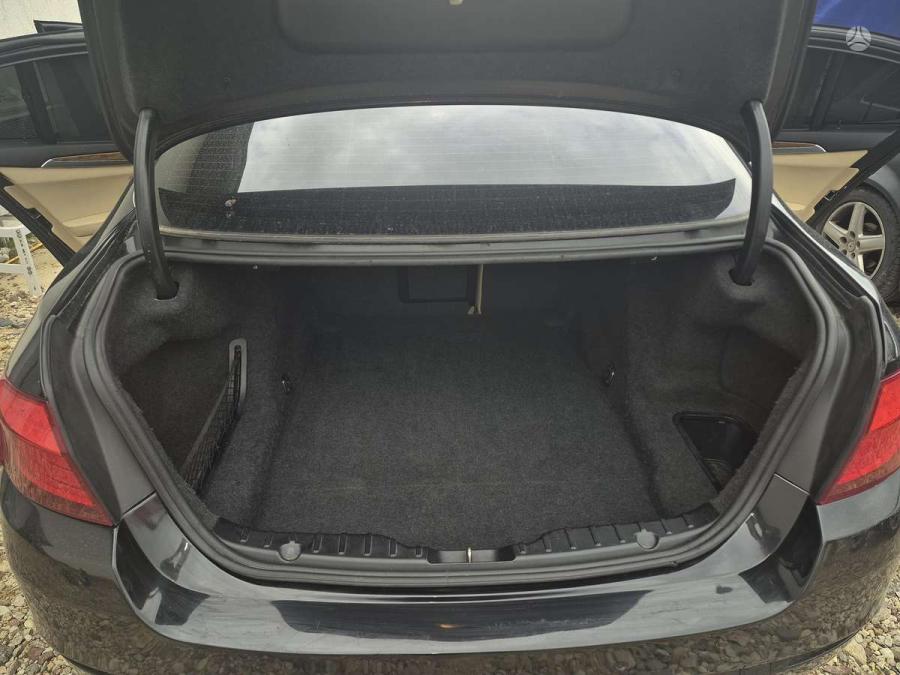 Melns BMW 535 2011 Viļņa, ar dzinēja tilpumu 2.98 L un nobraukumu 299 tūkst. km par 7300 €, foto 3 vietnē AUTOMOTO.COM.LV