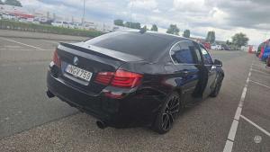 Black BMW 535 2011 in Silute, with an engine capacity of 2.99 L and mileage of 310 thousand km for 6350 €, photo 3 on AUTOMOTO.COM.LV