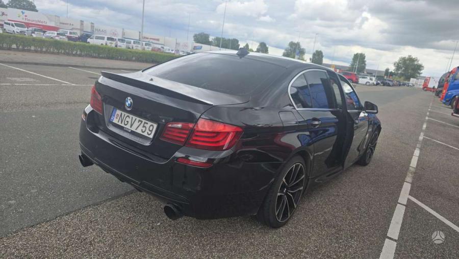 Black BMW 535 2011 in Silute, with an engine capacity of 2.99 L and mileage of 310 thousand km for 6350 €, photo 3 on AUTOMOTO.COM.LV
