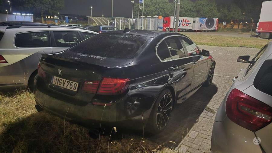 Black BMW 535 2011 in Silute, with an engine capacity of 2.99 L and mileage of 310 thousand km for 6350 €, photo 14 on AUTOMOTO.COM.LV