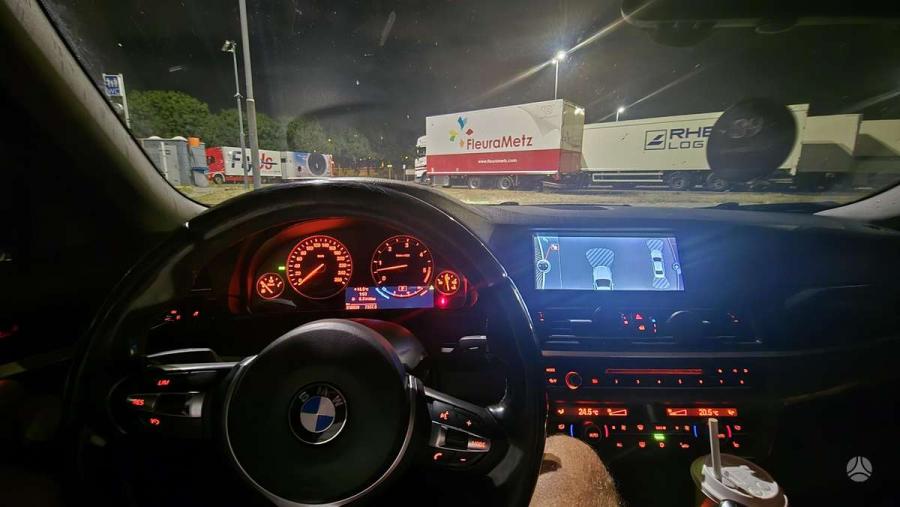 Black BMW 535 2011 in Silute, with an engine capacity of 2.99 L and mileage of 310 thousand km for 6350 €, photo 17 on AUTOMOTO.COM.LV