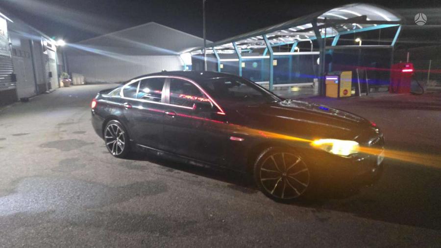 Black BMW 535 2011 in Silute, with an engine capacity of 2.99 L and mileage of 310 thousand km for 6350 €, photo 18 on AUTOMOTO.COM.LV