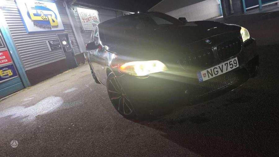 Black BMW 535 2011 in Silute, with an engine capacity of 2.99 L and mileage of 310 thousand km for 6350 €, photo 20 on AUTOMOTO.COM.LV