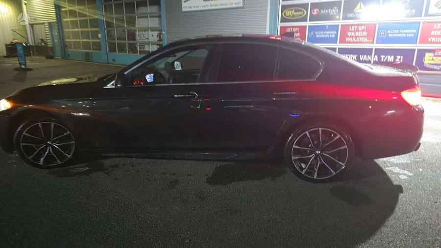 Black BMW 535 2011 in Silute, with an engine capacity of 2.99 L and mileage of 310 thousand km for 6350 €, photo 24 on AUTOMOTO.COM.LV