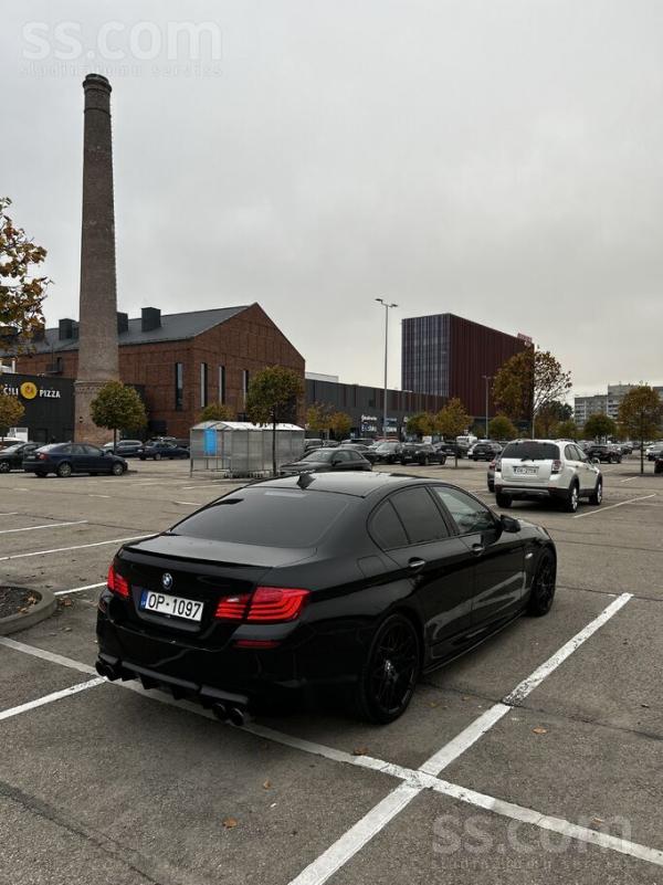 Melns BMW 535 2011 Rīga, ar dzinēja tilpumu 3.00 L un nobraukumu 238 tūkst. km par 13400 €, foto 4 vietnē AUTOMOTO.COM.LV