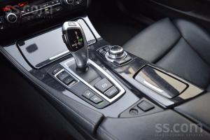Black BMW 535 2012 in Riga, with an engine capacity of 3.00 L and mileage of 301 thousand km for 9900 €, photo 5 on AUTOMOTO.COM.LV