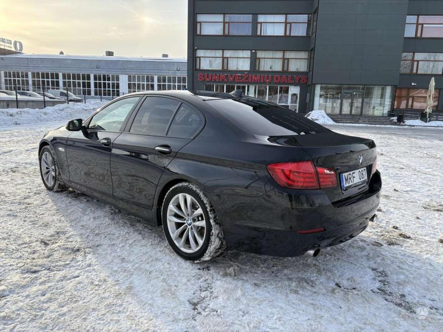 Black BMW 535 2012 in Kaunas, with an engine capacity of 2.99 L and mileage of 326 thousand km for 10600 €, photo 6 on AUTOMOTO.COM.LV