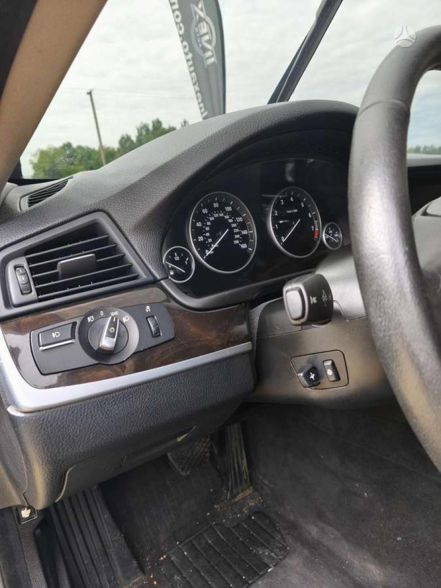 Black BMW 535 2012 in Panevezys, with an engine capacity of 2.98 L and mileage of 287 thousand km for 5000 €, photo 12 on AUTOMOTO.COM.LV