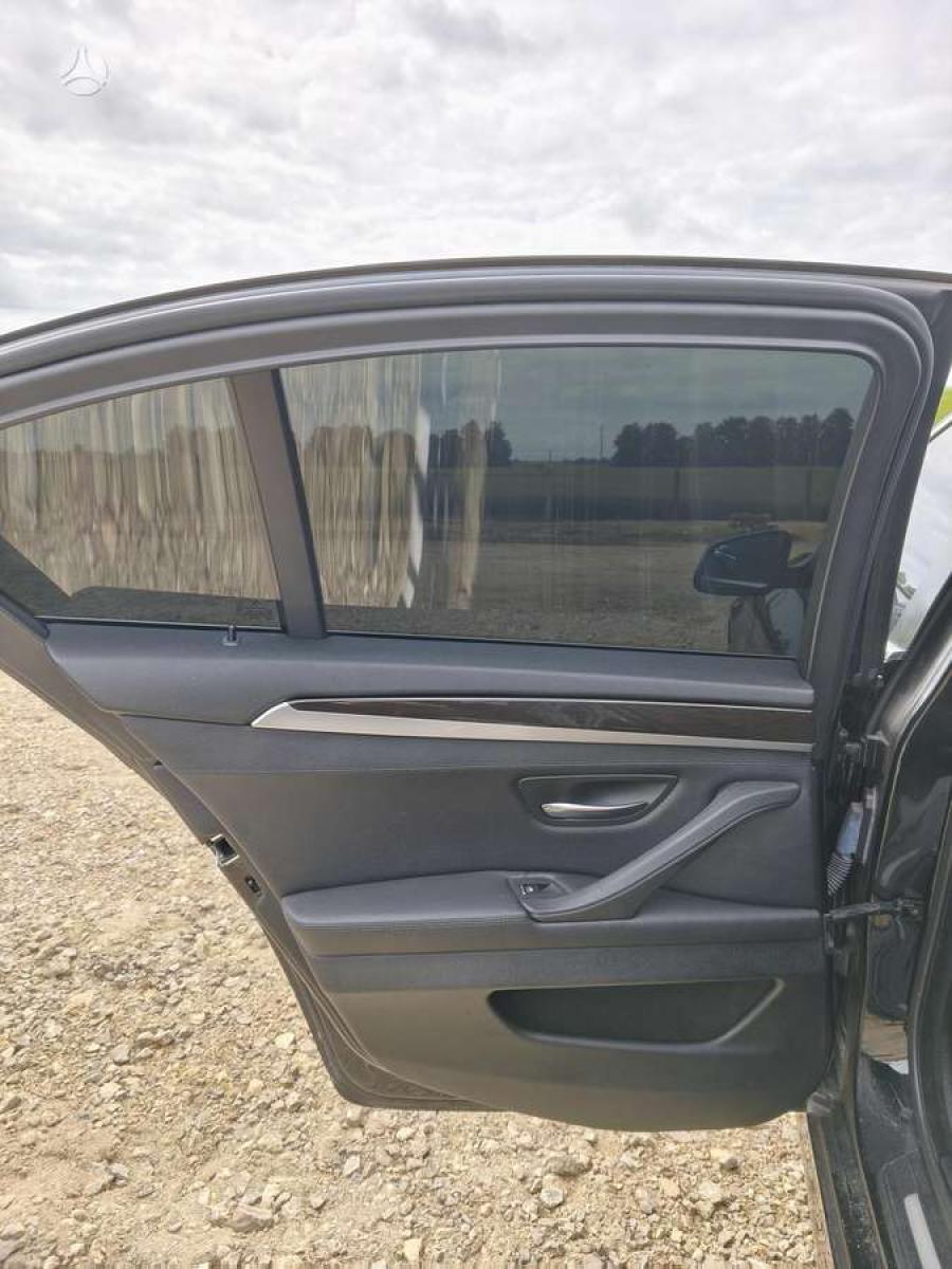 Black BMW 535 2012 in Panevezys, with an engine capacity of 2.98 L and mileage of 287 thousand km for 5000 €, photo 13 on AUTOMOTO.COM.LV