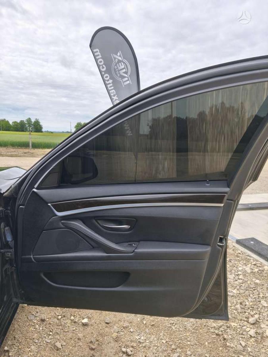 Black BMW 535 2012 in Panevezys, with an engine capacity of 2.98 L and mileage of 287 thousand km for 5000 €, photo 15 on AUTOMOTO.COM.LV