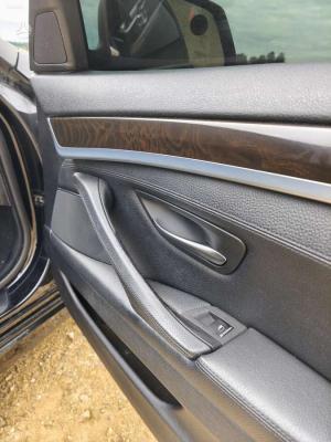 Black BMW 535 2012 in Panevezys, with an engine capacity of 2.98 L and mileage of 287 thousand km for 5000 €, photo 16 on AUTOMOTO.COM.LV