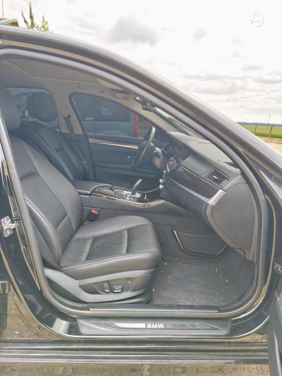 Black BMW 535 2012 in Panevezys, with an engine capacity of 2.98 L and mileage of 287 thousand km for 5000 €, photo 17 on AUTOMOTO.COM.LV