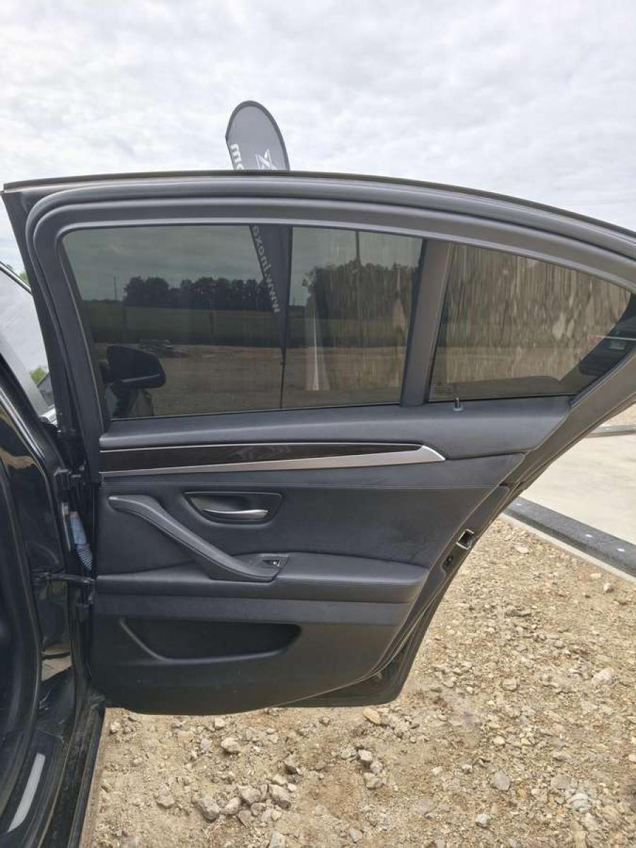 Black BMW 535 2012 in Panevezys, with an engine capacity of 2.98 L and mileage of 287 thousand km for 5000 €, photo 19 on AUTOMOTO.COM.LV