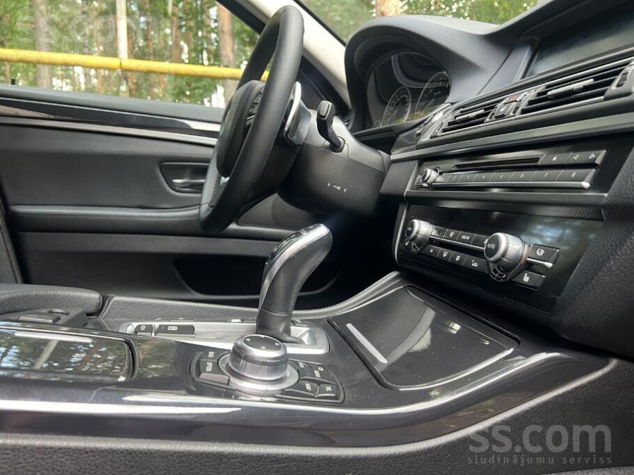 Black BMW 535 2012 in Riga, with an engine capacity of 3.00 L and mileage of 216 thousand km for 10880 €, photo 22 on AUTOMOTO.COM.LV