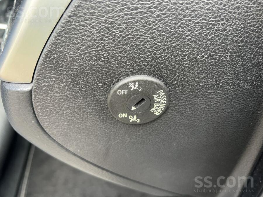 Black BMW 535 2012 in Riga, with an engine capacity of 3.00 L and mileage of 216 thousand km for 10880 €, photo 25 on AUTOMOTO.COM.LV