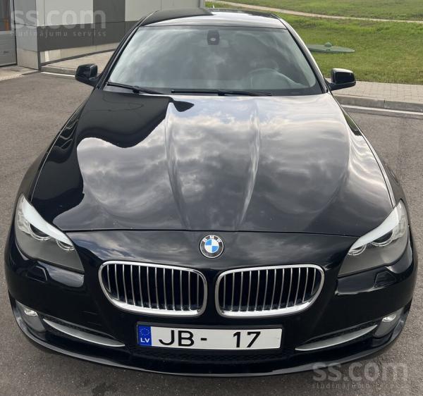 Black BMW 535 2012 in Riga, with an engine capacity of 3.00 L and mileage of 216 thousand km for 10880 €, photo 5 on AUTOMOTO.COM.LV