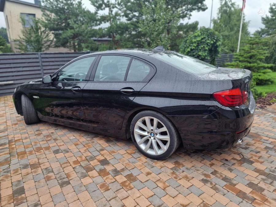 Black BMW 535 2012 in Vilnius, with an engine capacity of 2.98 L and mileage of 192 thousand km for 10800 €, photo 4 on AUTOMOTO.COM.LV