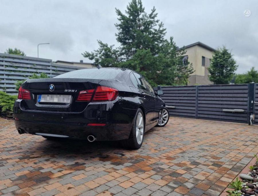 Black BMW 535 2012 in Vilnius, with an engine capacity of 2.98 L and mileage of 192 thousand km for 10800 €, photo 5 on AUTOMOTO.COM.LV