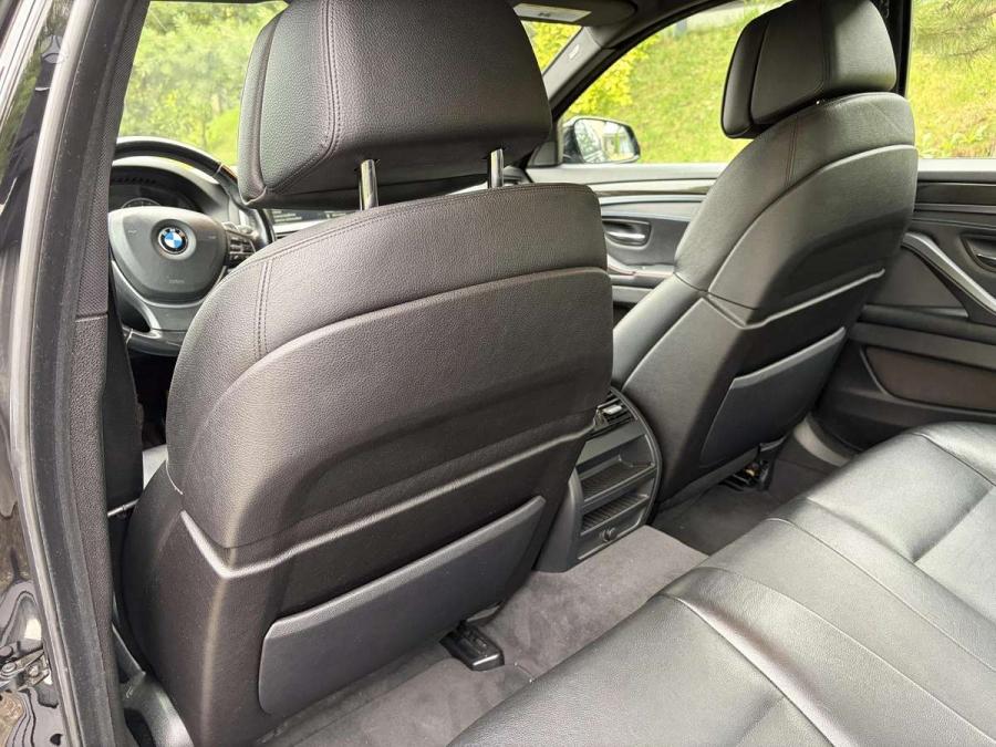 Black BMW 535 2012 in Vilnius, with an engine capacity of 2.98 L and mileage of 192 thousand km for 10800 €, photo 10 on AUTOMOTO.COM.LV