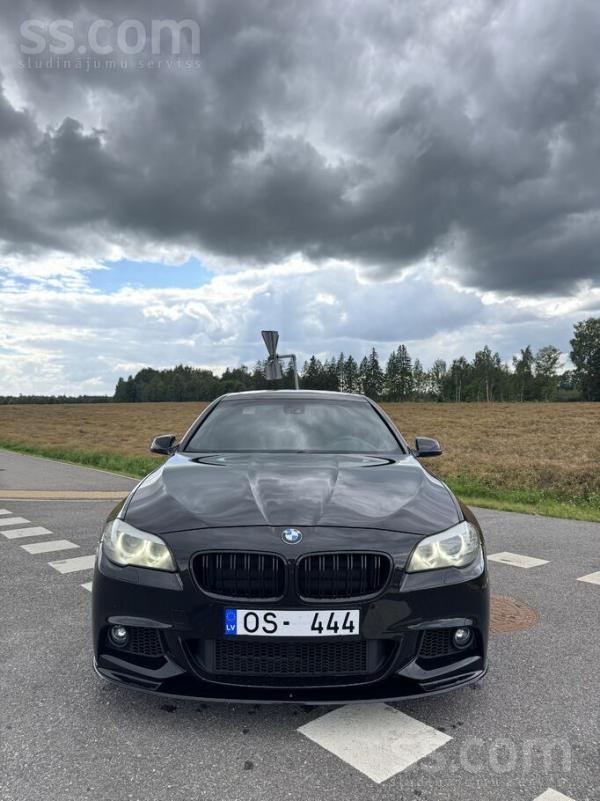 BMW 535 2012 in Riga on AUTOMOTO.COM.LV Black BMW 535 2012 in Riga, with an engine capacity of 3.00 L and mileage of 330 thousand km for 13200 €, photo 3 on AUTOMOTO.COM.LV