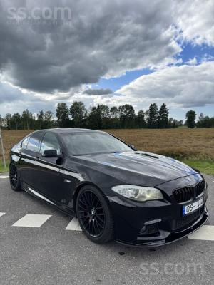 Black BMW 535 2012 in Riga, with an engine capacity of 3.00 L and mileage of 330 thousand km for 13200 €, photo 4 on AUTOMOTO.COM.LV