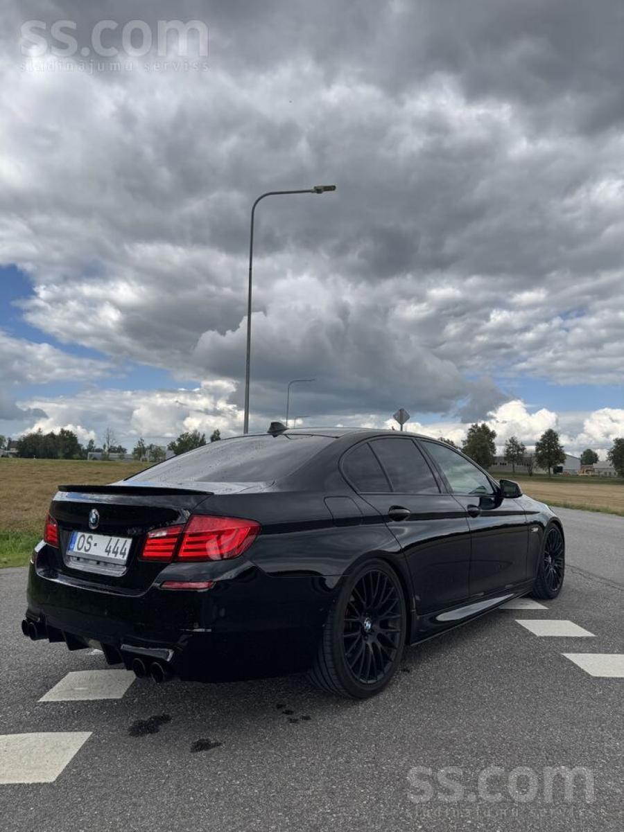 Black BMW 535 2012 in Riga, with an engine capacity of 3.00 L and mileage of 330 thousand km for 13200 €, photo 6 on AUTOMOTO.COM.LV
