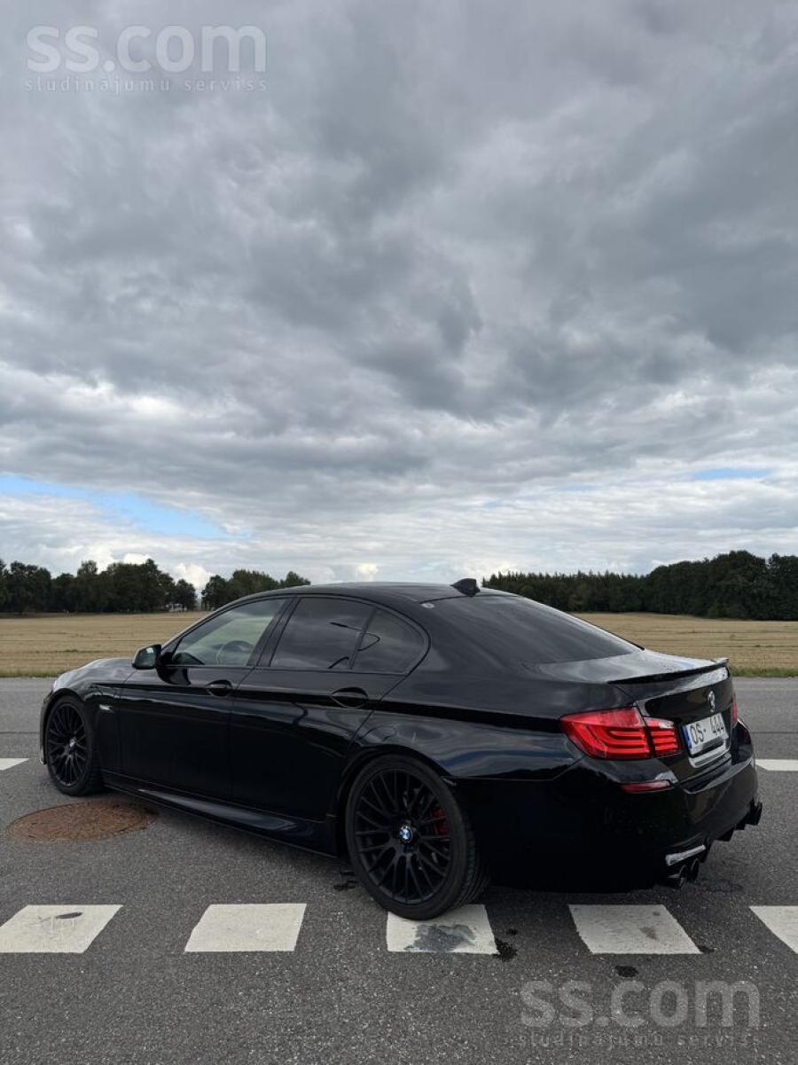 Black BMW 535 2012 in Riga, with an engine capacity of 3.00 L and mileage of 330 thousand km for 13200 €, photo 8 on AUTOMOTO.COM.LV