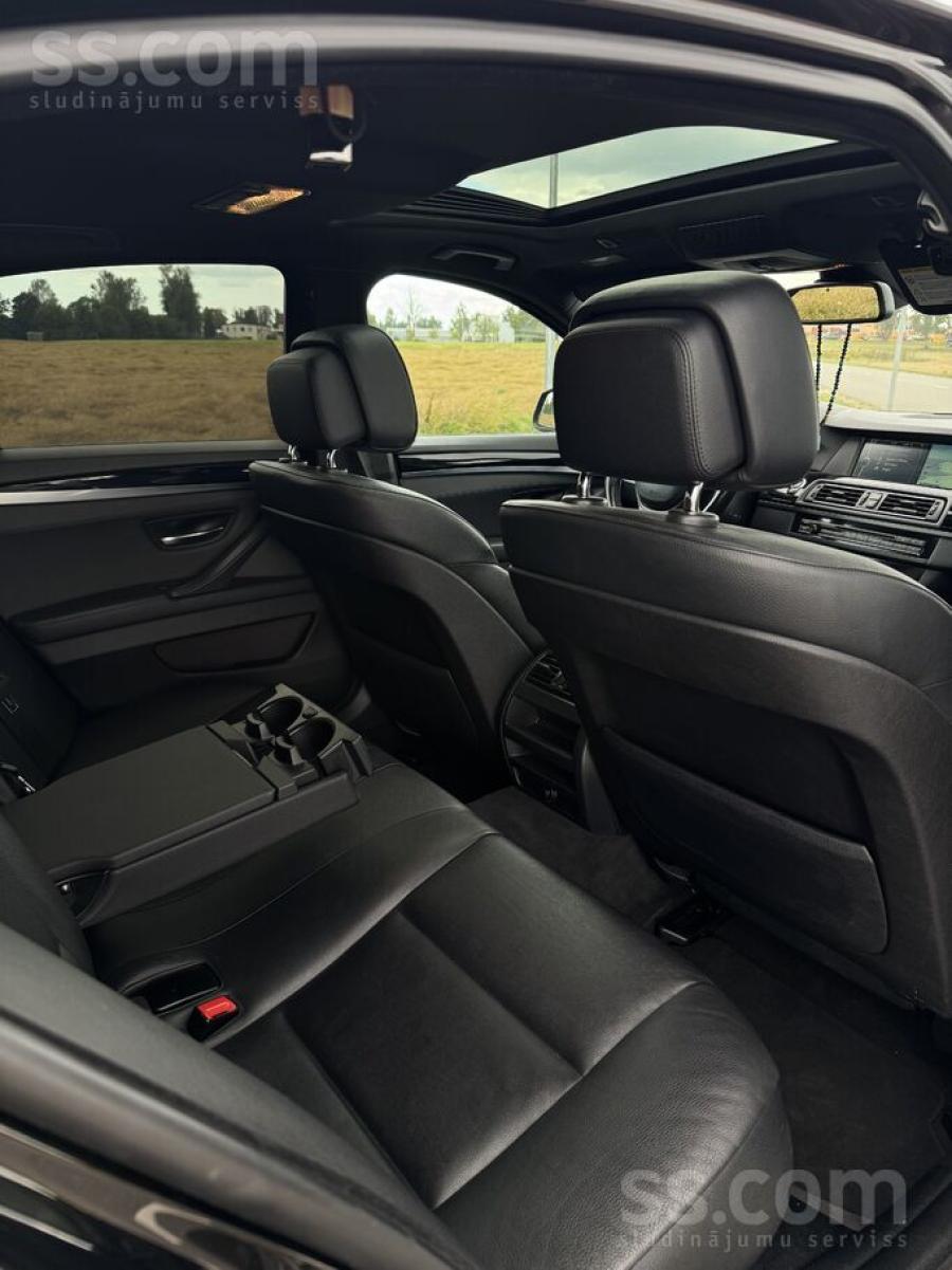 Black BMW 535 2012 in Riga, with an engine capacity of 3.00 L and mileage of 330 thousand km for 13200 €, photo 10 on AUTOMOTO.COM.LV