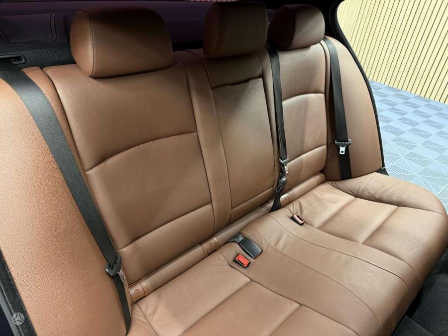 Melns BMW 535 2012 Marijampole, ar dzinēja tilpumu 2.99 L un nobraukumu 229 tūkst. km par 11900 €, foto 18 vietnē AUTOMOTO.COM.LV