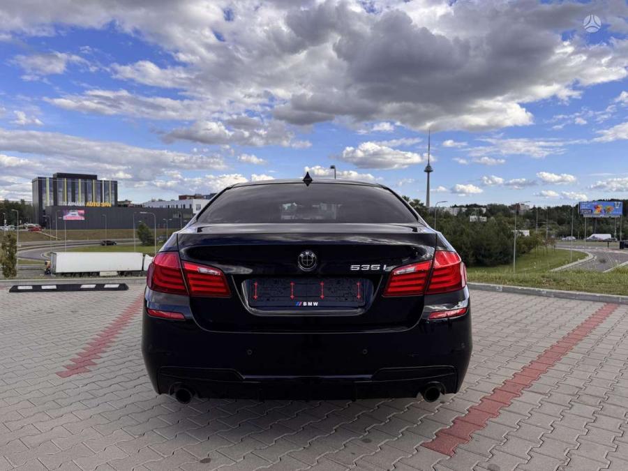 Black BMW 535 2012 in Vilnius, with an engine capacity of 2.98 L and mileage of 278 thousand km for 9900 €, photo 5 on AUTOMOTO.COM.LV