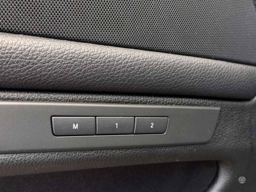 Black BMW 535 2012 in Vilnius, with an engine capacity of 2.98 L and mileage of 278 thousand km for 9900 €, photo 15 on AUTOMOTO.COM.LV