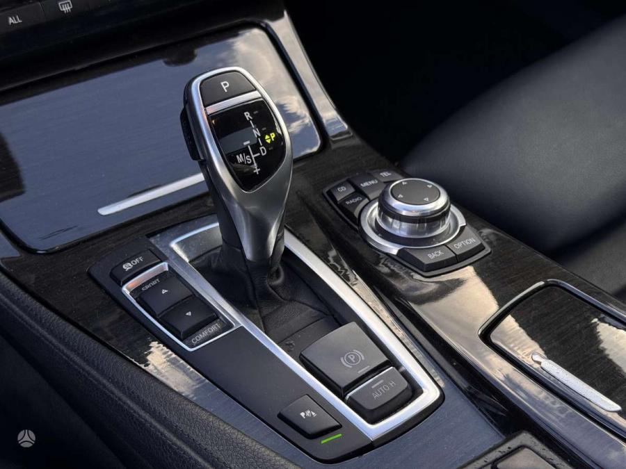Black BMW 535 2012 in Vilnius, with an engine capacity of 2.98 L and mileage of 278 thousand km for 9900 €, photo 22 on AUTOMOTO.COM.LV