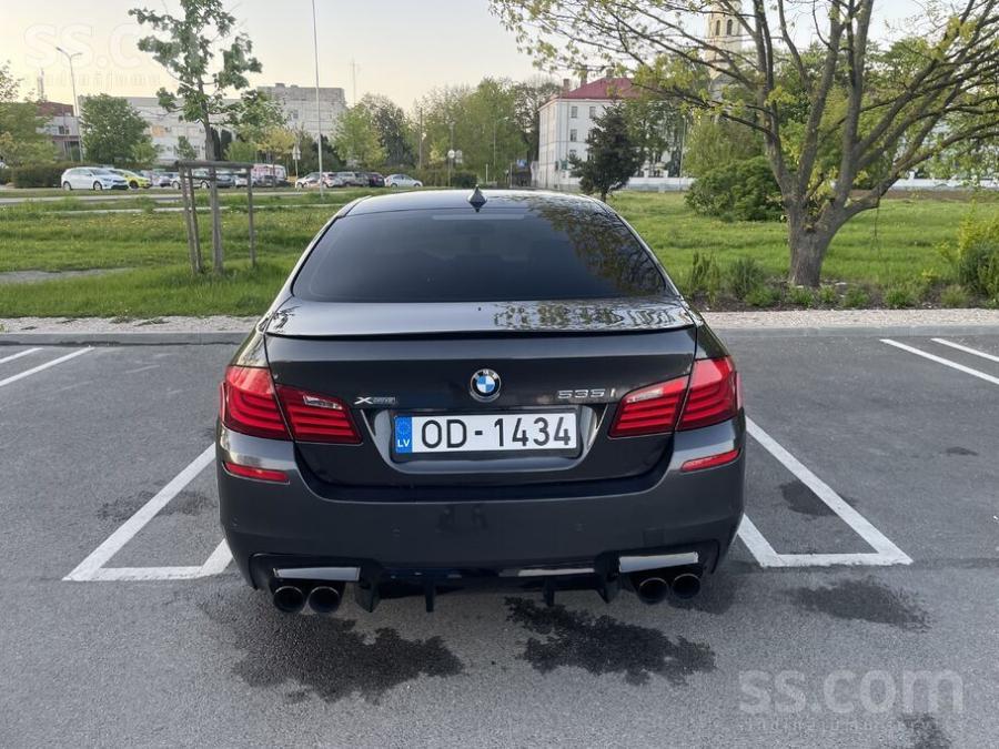 Black BMW 535 2013 in Riga, with an engine capacity of 3.00 L and mileage of 217 thousand km for 11500 €, photo 5 on AUTOMOTO.COM.LV