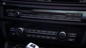 Black BMW 535 2013 in Klaipeda, with an engine capacity of 3.00 L and mileage of 193 thousand km for 11999 €, photo 11 on AUTOMOTO.COM.LV