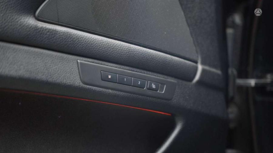 Black BMW 535 2013 in Klaipeda, with an engine capacity of 3.00 L and mileage of 193 thousand km for 11999 €, photo 12 on AUTOMOTO.COM.LV